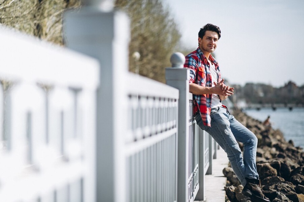 Key Factors to Consider When Hiring a Fence Contractor - Canden Garden Key Factors to Consider When Hiring a Fence Contractor - Canden Garden